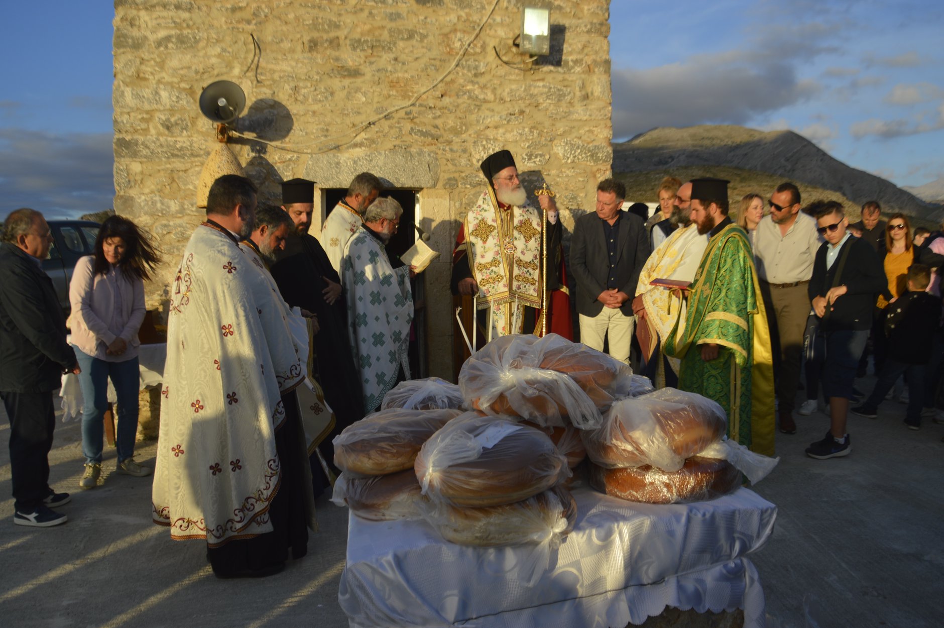 Εσπερινός του Αγίου Πνεύματος στην Ενορία Αγίας Παρασκευής Πεδιάδος ...