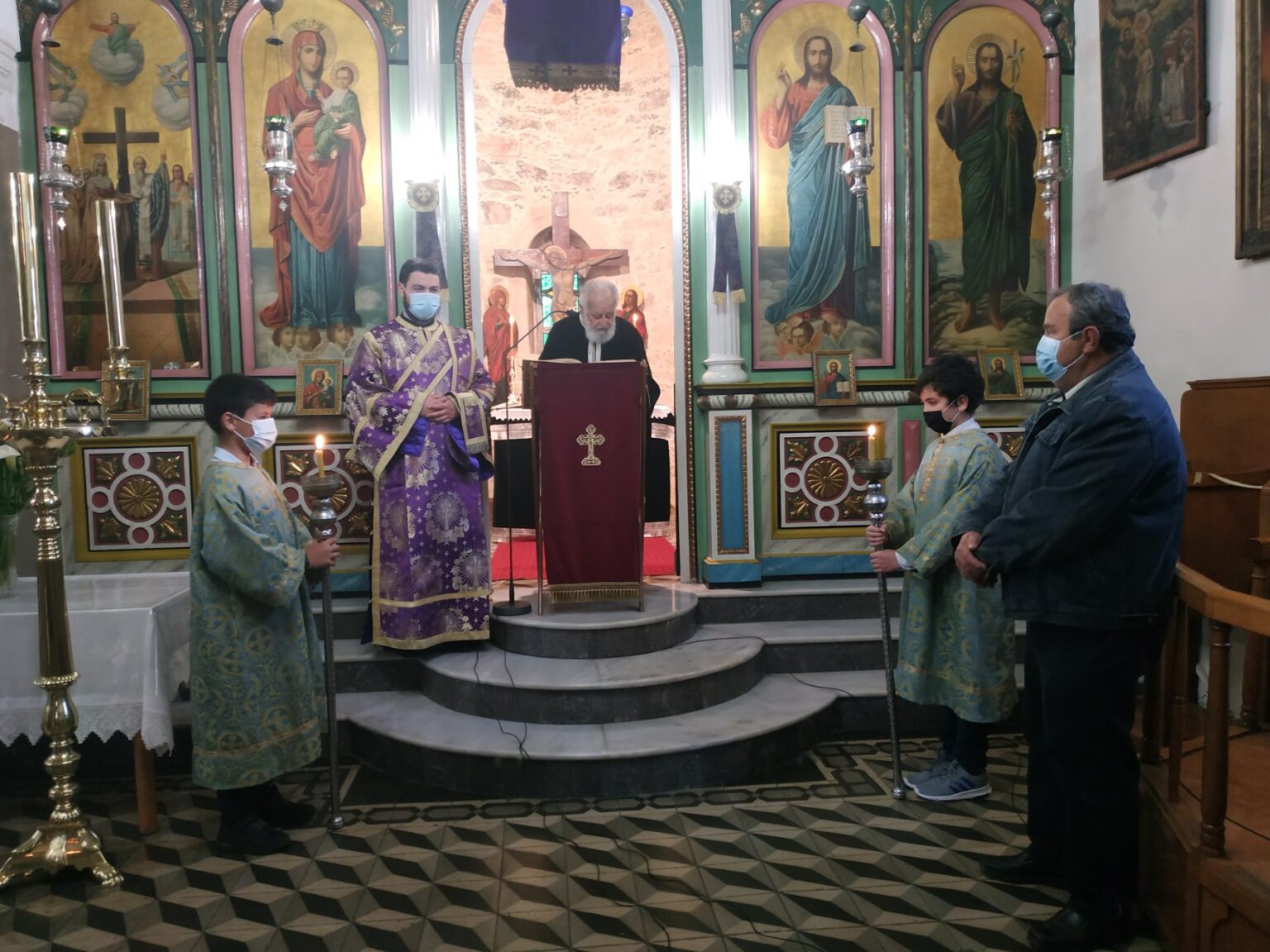 Μεγάλη Τρίτη στον Ιερό Ναό Τιμίου Σταυρού Θραψανού – Ιερά Μητρόπολη ...