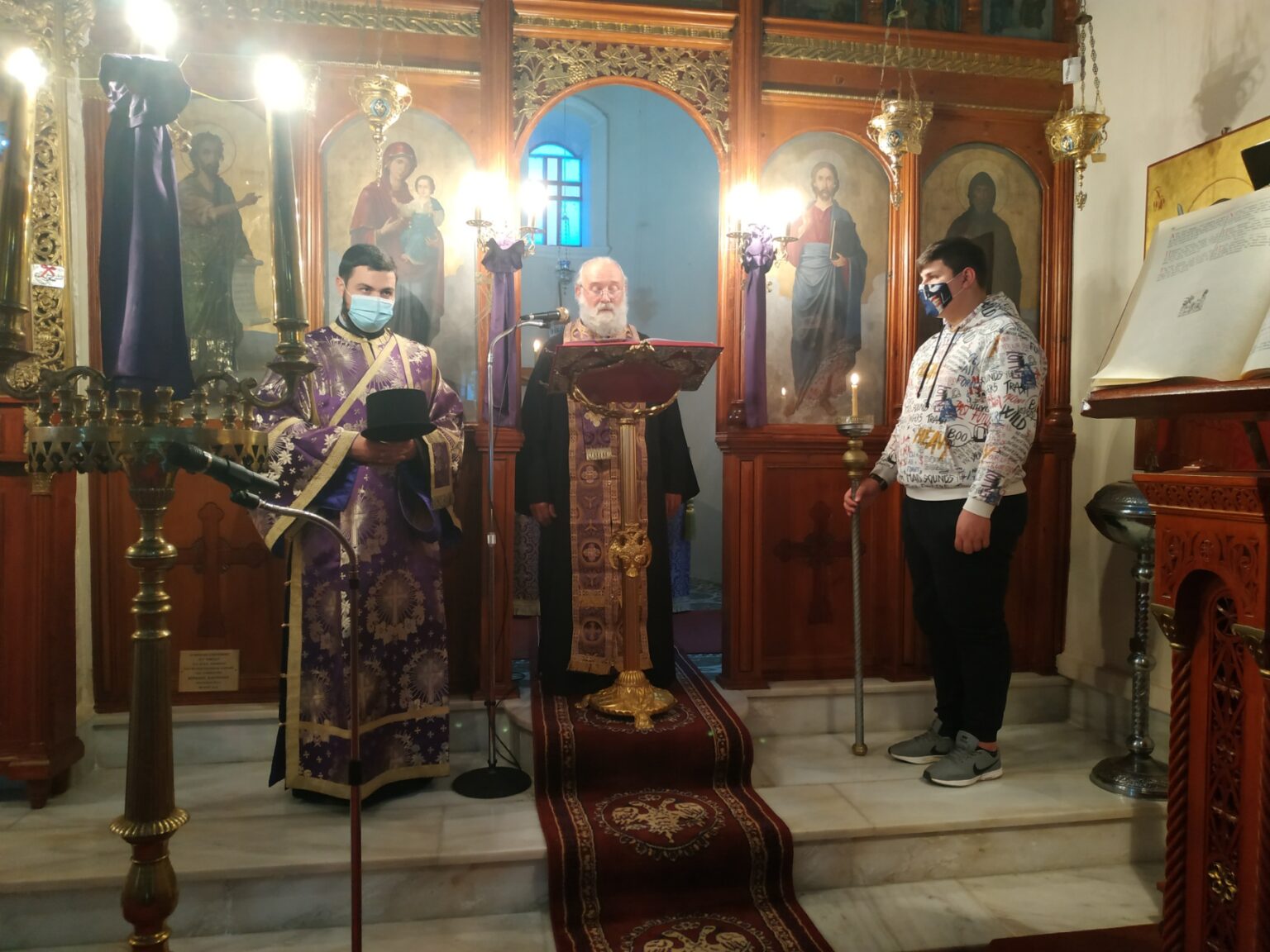 Η Ακολουθία των παθών της Μ. Πέμπτης στον Ιερό Ναό Αγίου Αντωνίου ...