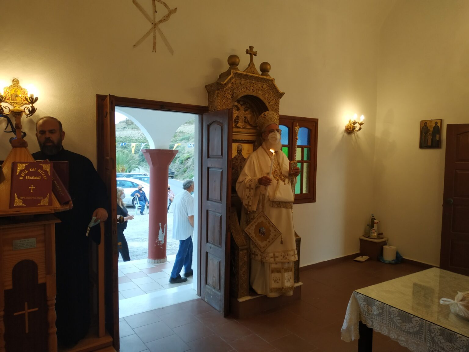 Πανηγυρικός εσπερινός στον Ιερό Ναό Αγίου Ραφαήλ, Νικολάου και Ειρήνης ...