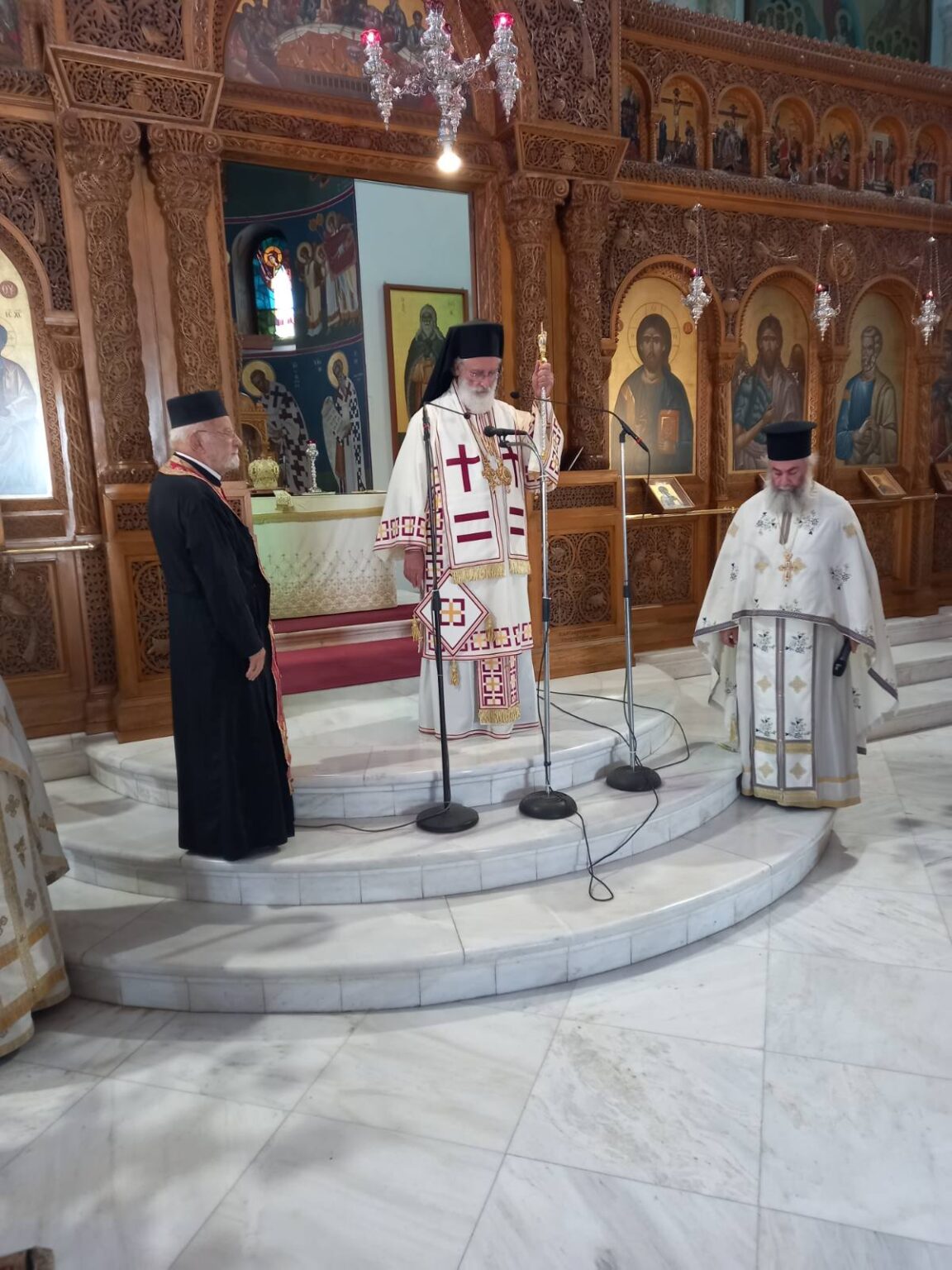 Κυριακή του Παραλύτου στον Άγιο Τίτο Ηρακλείου και μνημόσυνο π. Ηλία ...