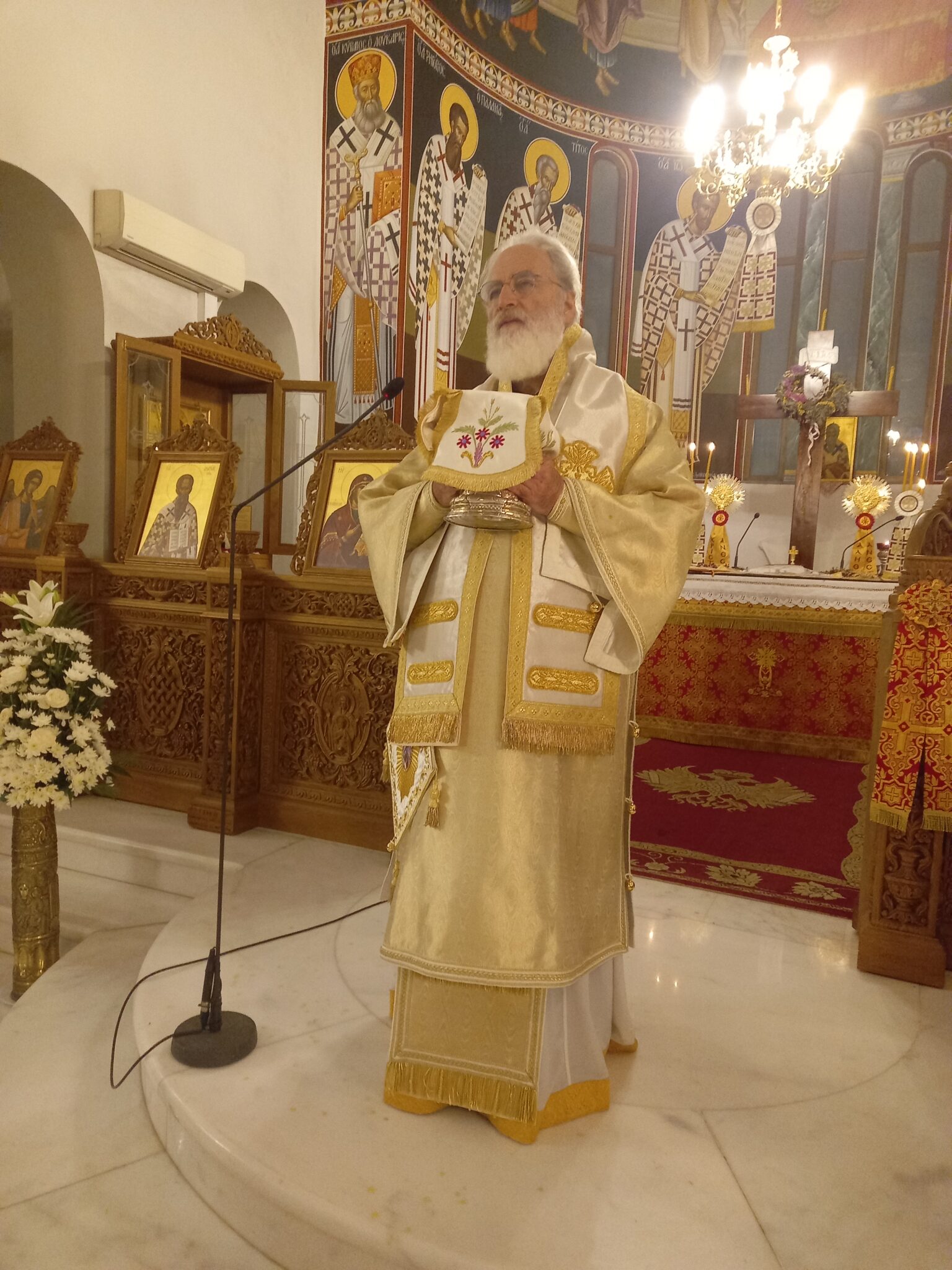 Ο ΑΓΙΟΣ ΕΥΜΕΝΙΟΣ Ο ΝΕΟΣ ΕΟΡΤΑΣΤΗΚΕ ΜΕ ΝΥΧΤΕΡΙΝΗ ΛΕΙΤΟΥΡΓΙΑ ΣΤΟ ...