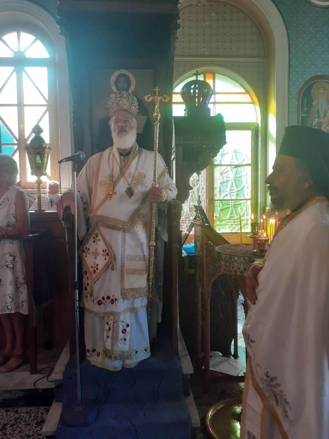 Θεία Λειτουργία στον Ιερό ναό Αγίου Ανδρέου Αρχιεπισκόπου Κρήτης του ...